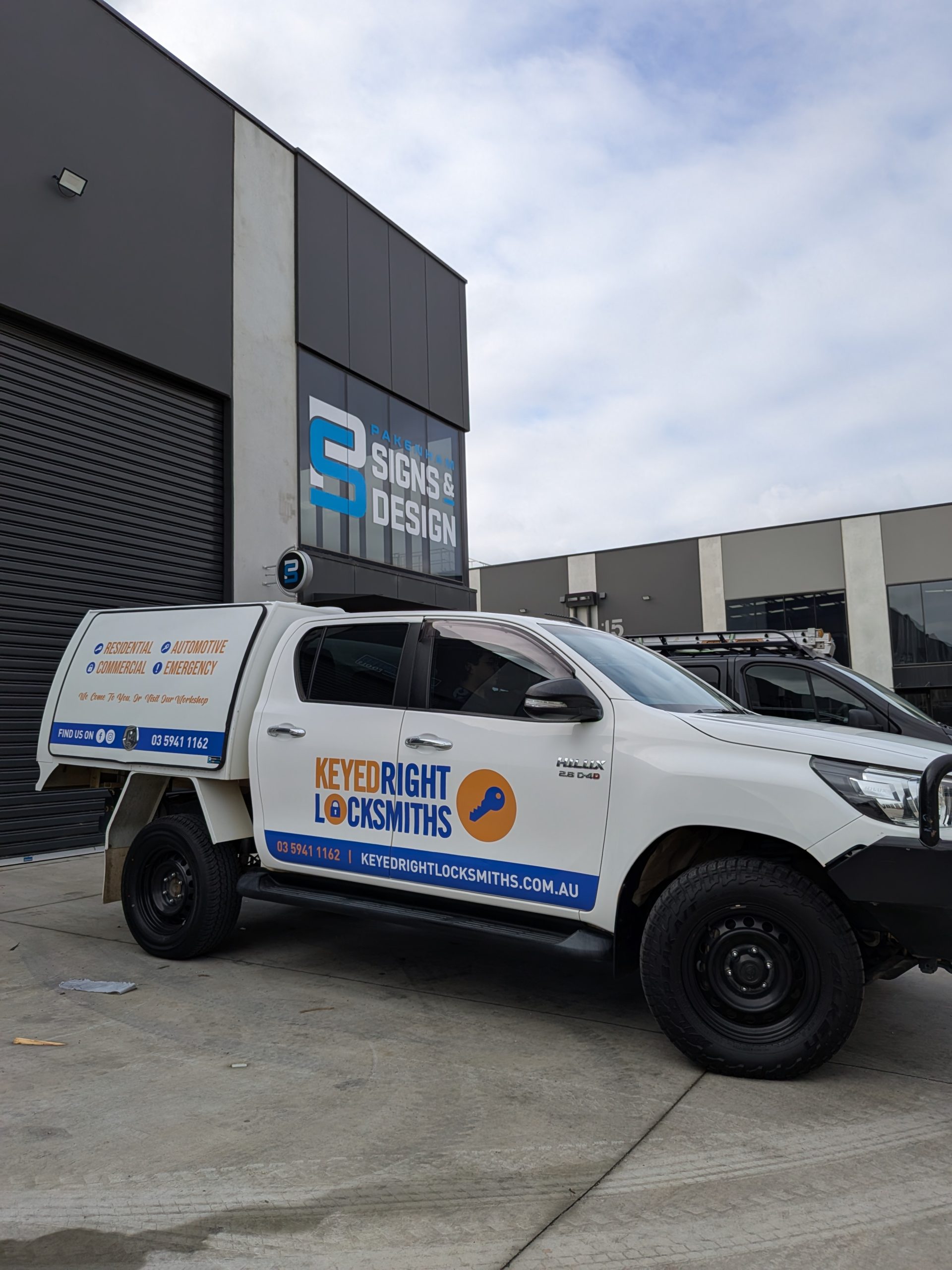 Commercial Car Wraps & Signage | 1300 PAKSIGNS | Custom vehicle signage ...